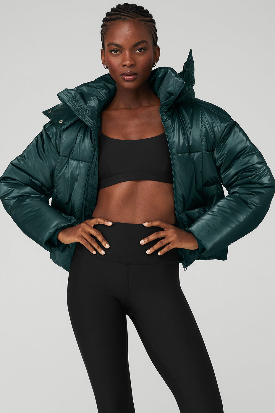 Alo Yoga Pearlized Pristine Puffer Jacket In Midnight Green - 30